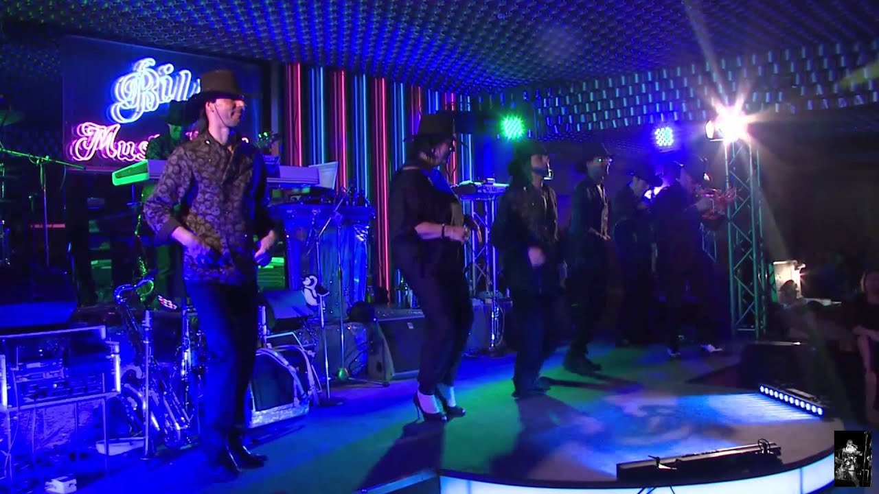 " KATTY PIVA " Dancing Egizia 2013. bellissima serat - YouTube