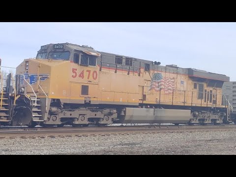Trains In Macungie, PA w/ UP 5470 - 2/5/23 - YouTube