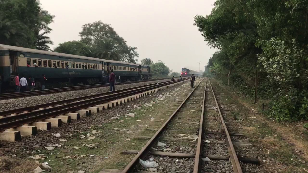 Dhaka Bound 794/Dn Super Fast Train Panchagarh Express Passing High ...