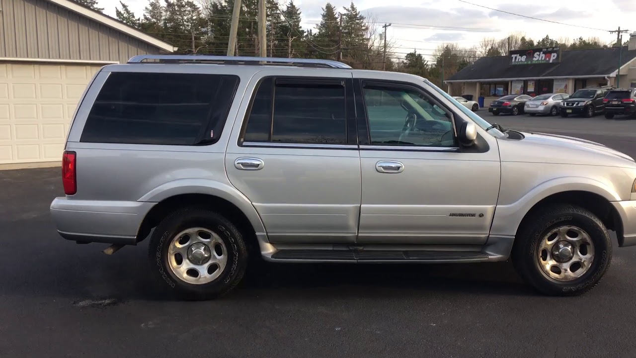 02 Navigator Walk Around - YouTube