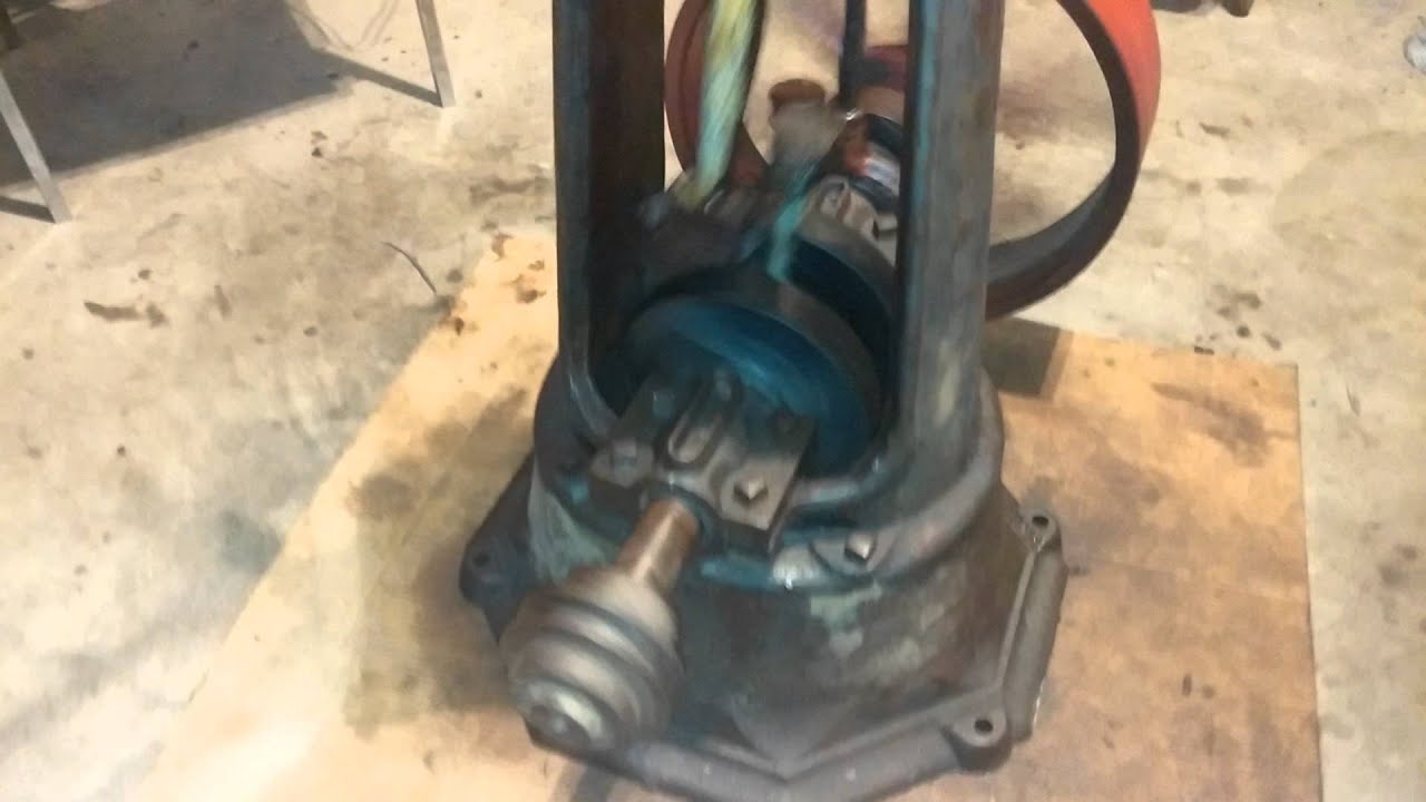 Antique vertical steam engine, first run - YouTube
