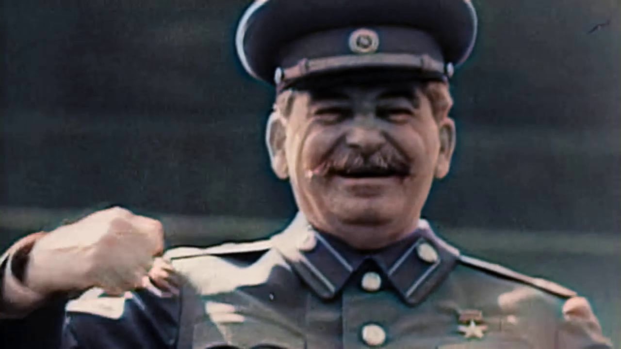 Сталин танцует на параде ☭ Stalin dancing in the parade - YouTube