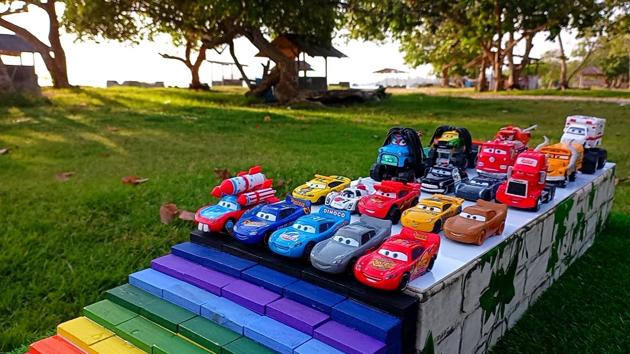 Disney Pixar Cars slides down the rainbow stairs , Lightning Mcqueen ...