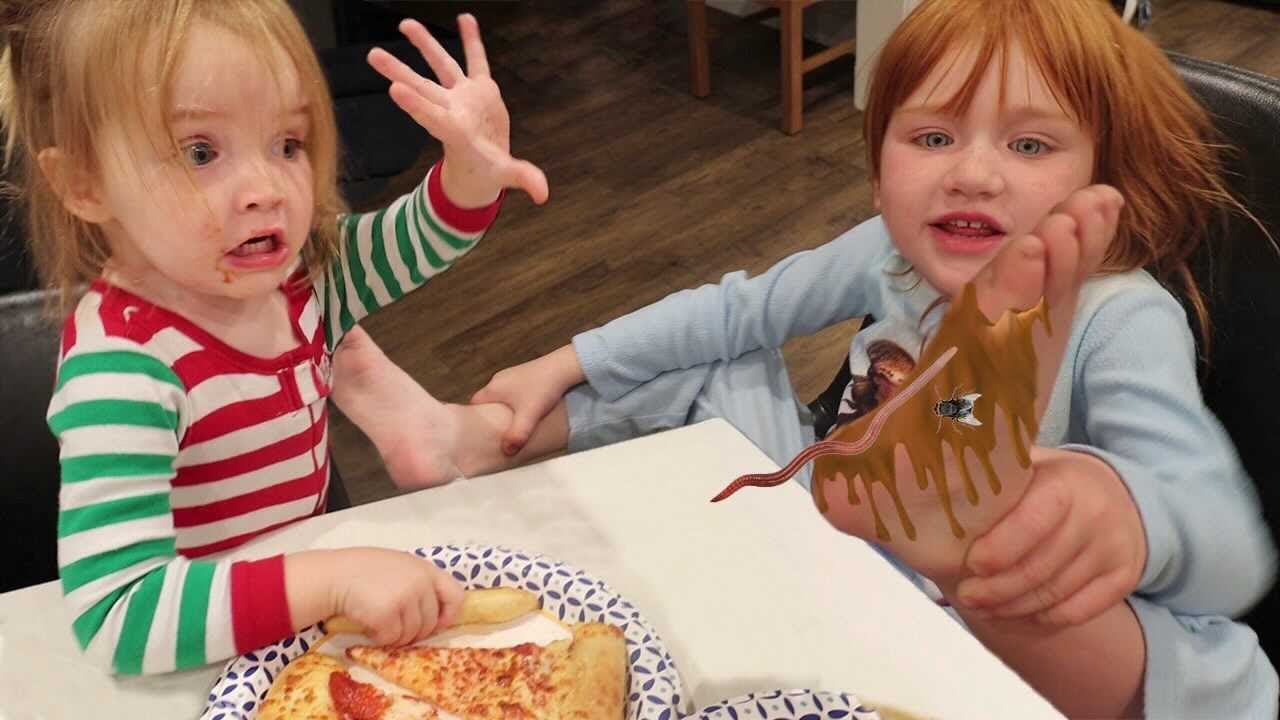 PiZZA and DiRTY TOES!! Family Dinner night routine and Crafts! Floor is ...