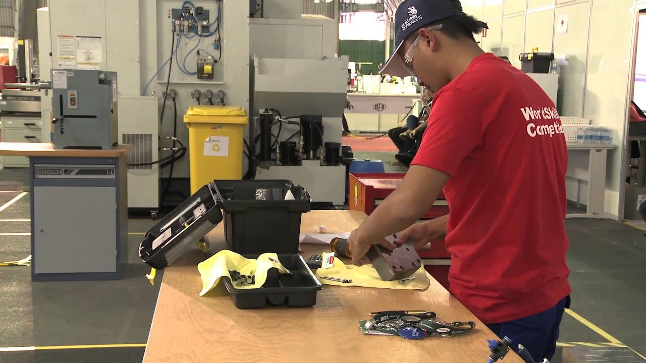 Flash News - Plastic Die Engineering - YouTube