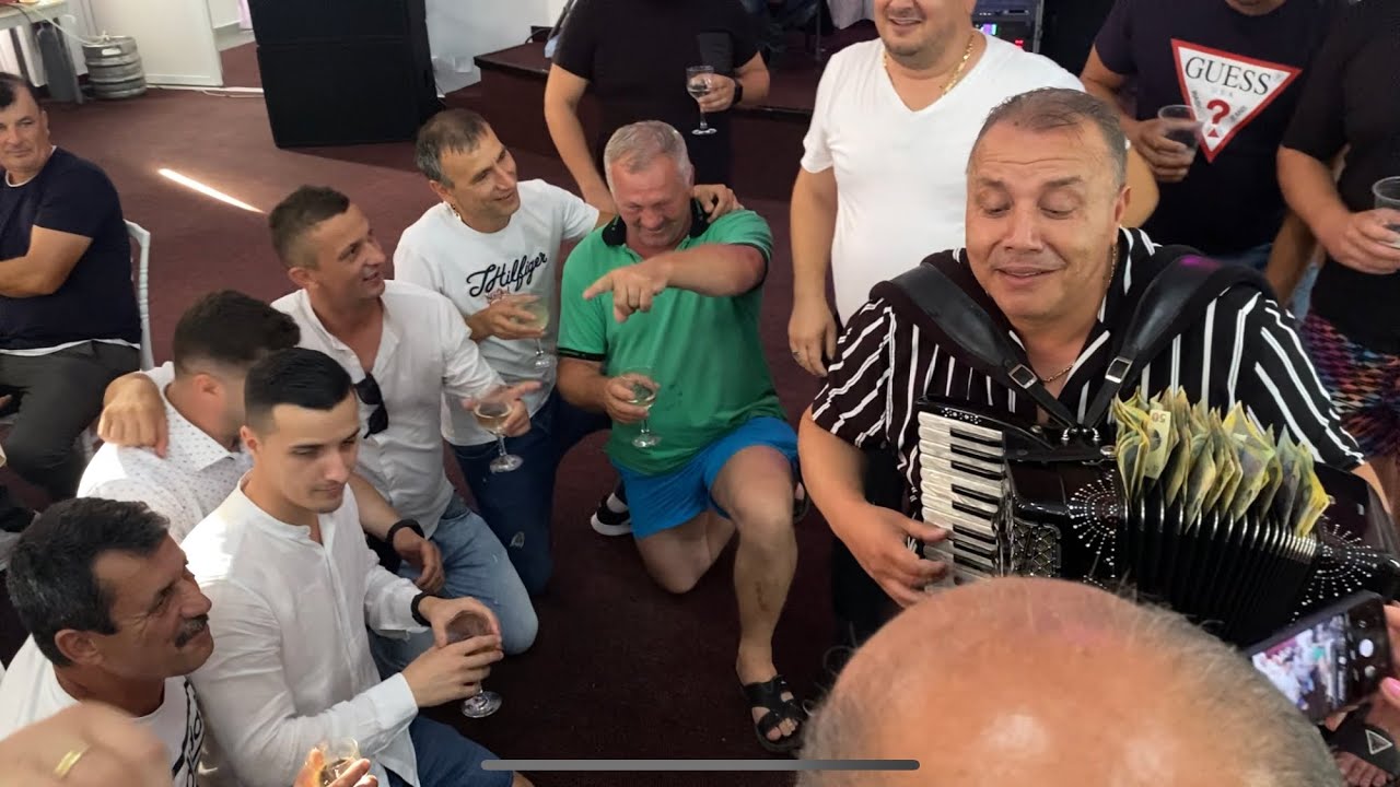 PETRECERE MARE CU SERGIU STB LA ANDREI BIS PRAHOVA - IMI DADU UN JUNGHI ...