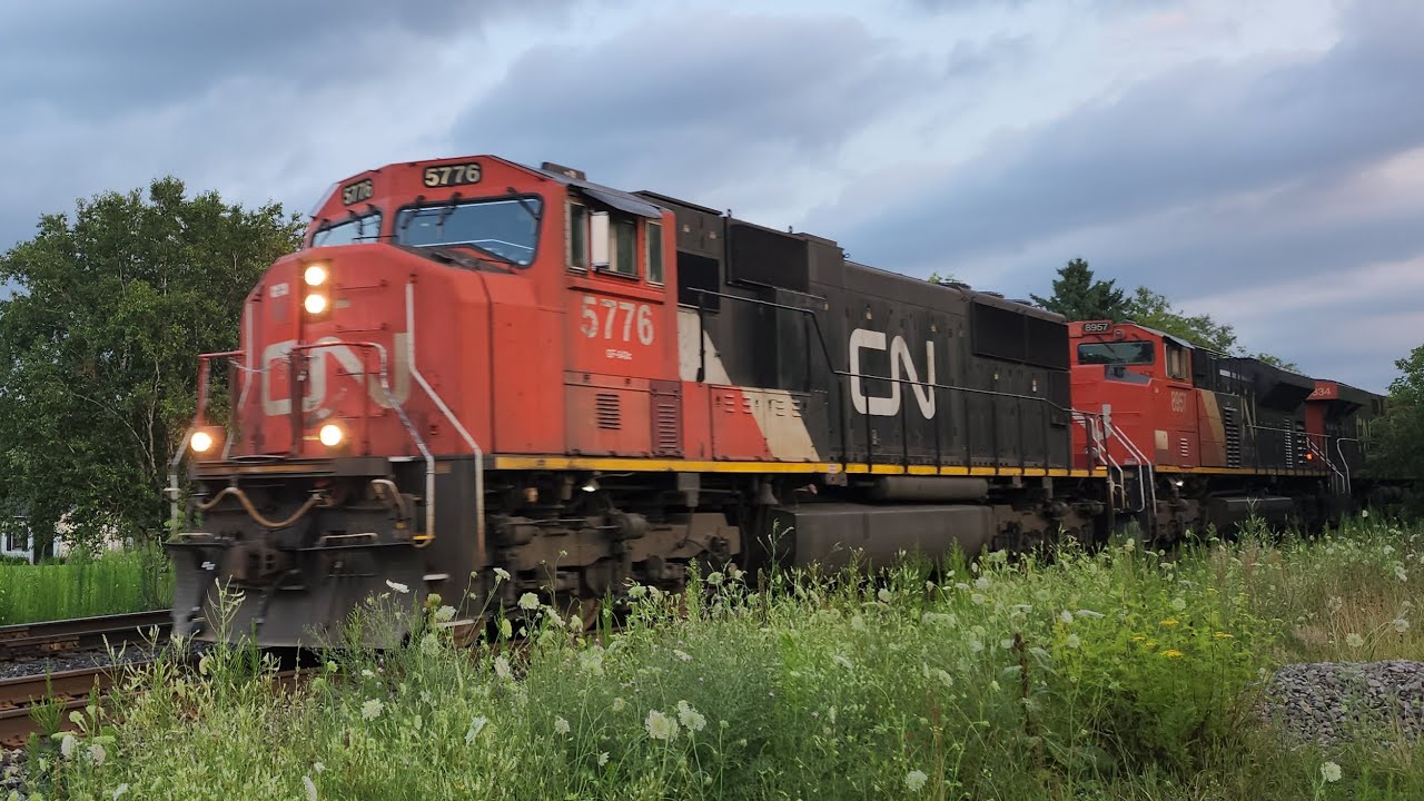 CN 397 - 5776/8957/2334 Crawls Through Lynden Ontario - YouTube