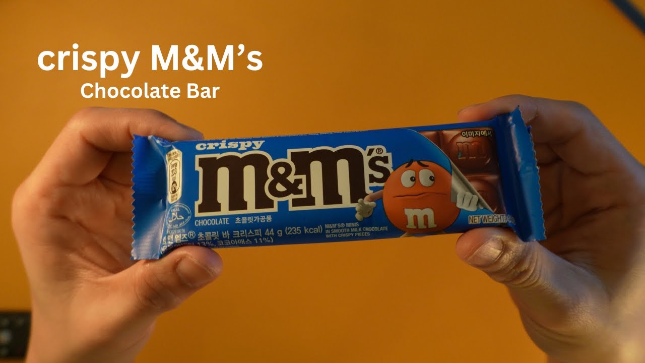 Unwrapping / Tasting Crispy M&M's Chocolate Bar - YouTube
