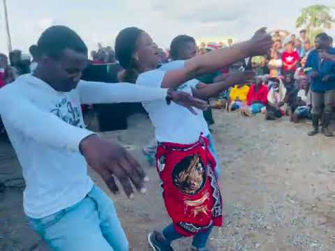 Umkhokheli laZwide Myekeni ahambe (Hon.Gawzelas wife) - YouTube
