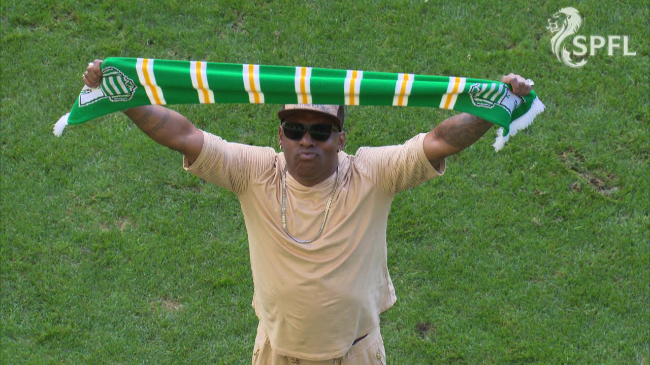 Rap legend Coolio makes surprise visit to Celtic - YouTube