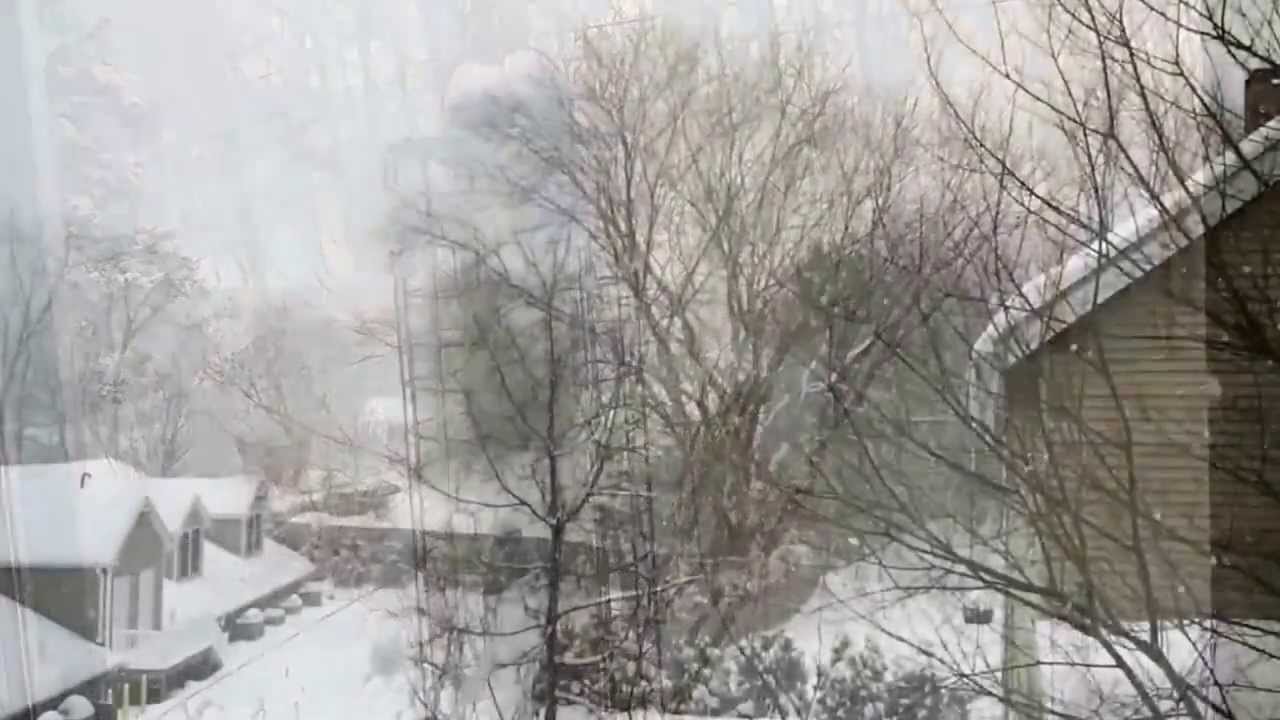 Huge Snowflakes Falling! - YouTube