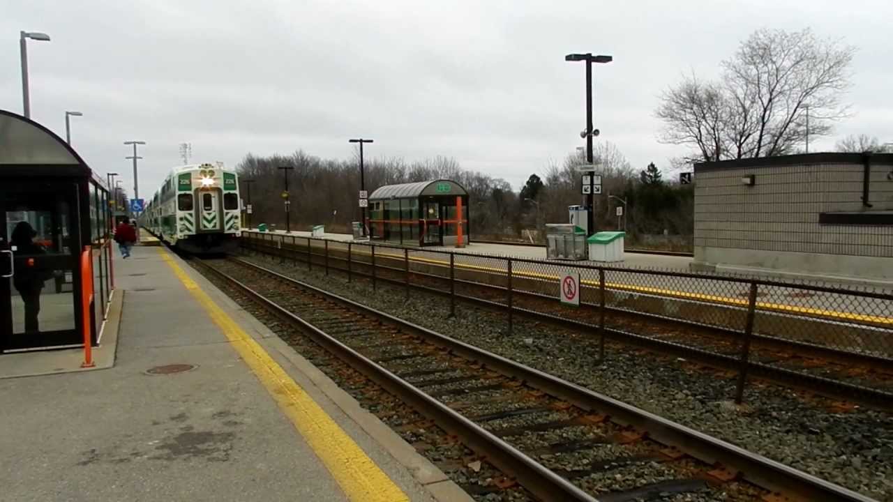 GO "Lakeshore East" at Guildwood VIA/GO Station - YouTube