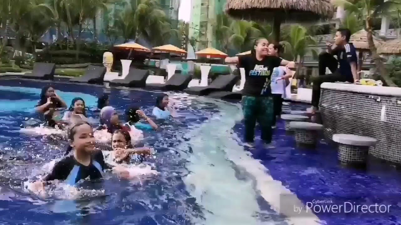 Central Park Country Garden. Aqua Zumba - pool party - YouTube