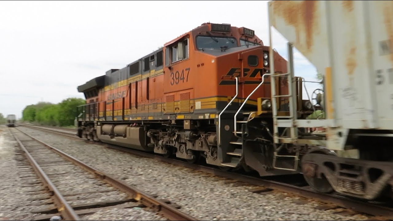 CP 8873 WITH NEW NUMBERBOARDS LEADS THE CP 280 WITH BNSF 3947 ET44C4! - YouTube