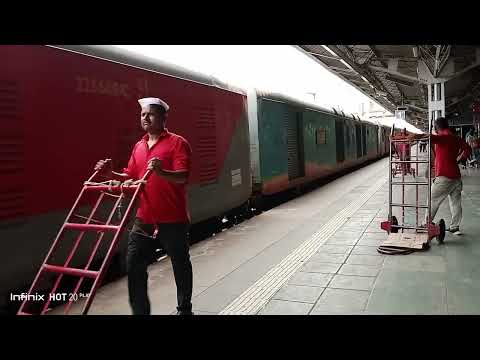 12152 Shalimar LTT samarasta exp Arrival at lokmanyatilak terminus 6 hours late arrival