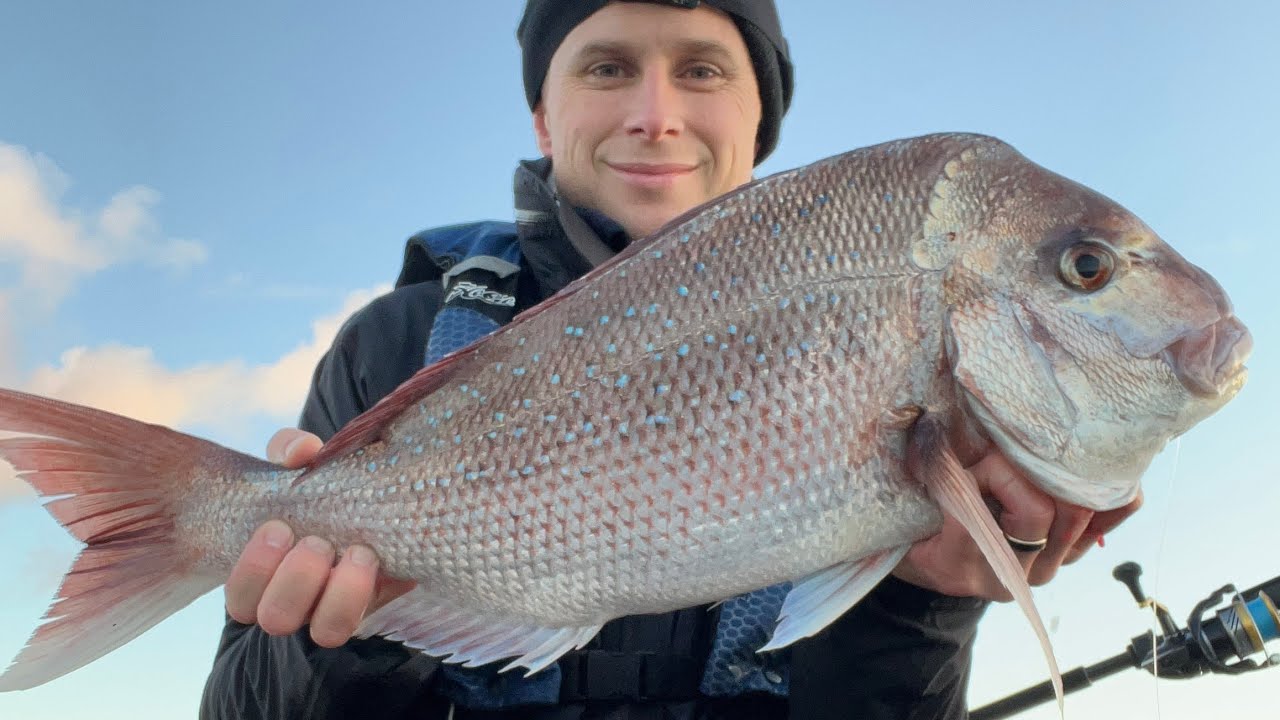 Hot snapper session from the tinny - after the storm - YouTube