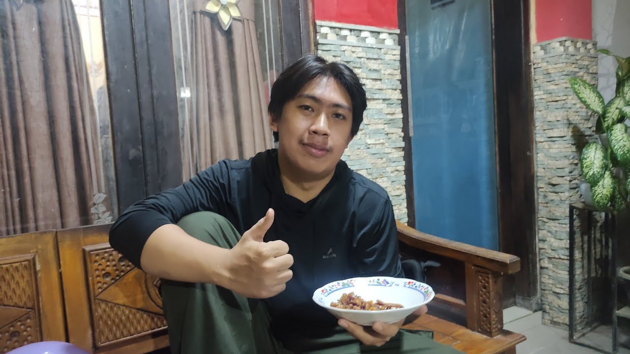 MENU MALAM INI ADALAH KULIT AYAM KECAP ASIN. CHEF GALIH FEDERICO ...