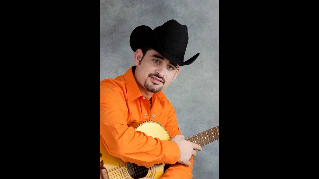 Rigo Marroquin-Mas me enamora - YouTube