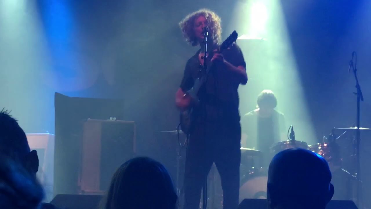 Cast - Fine Time (Live at Manchester Academy, December 22nd 2017) - YouTube