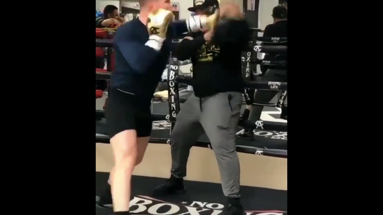 WOW! CANELO EN TRAINING SMASHING THE MITTS!!! - YouTube