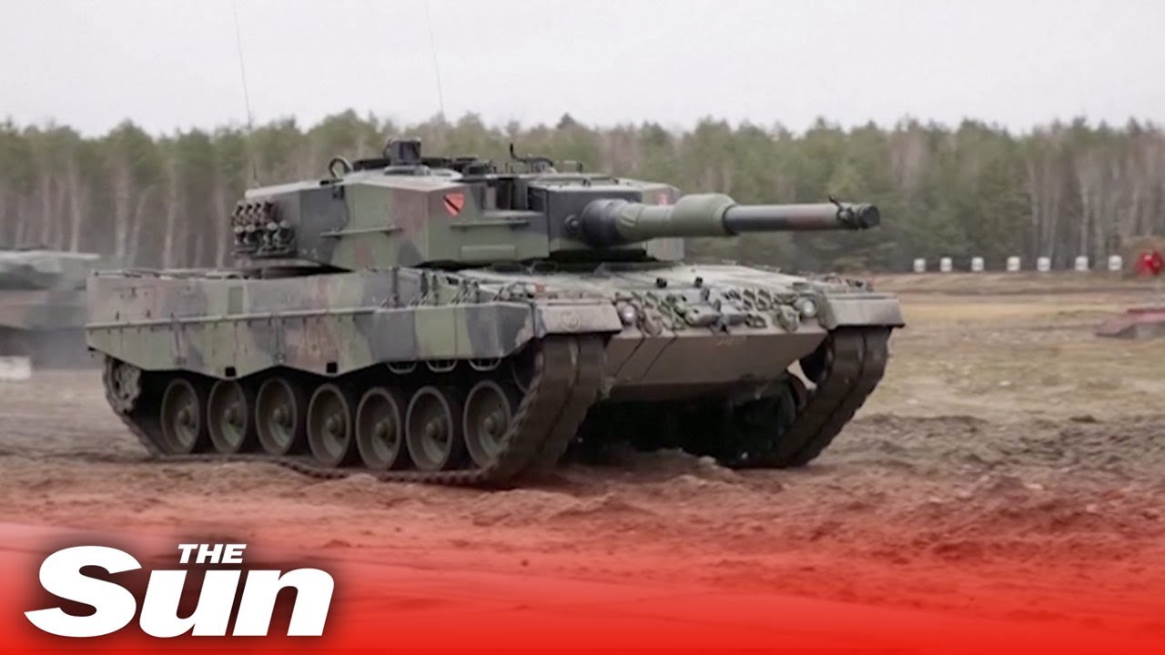 Soldiers prepare Poland's Leopard 2 tanks for the battlefield - YouTube