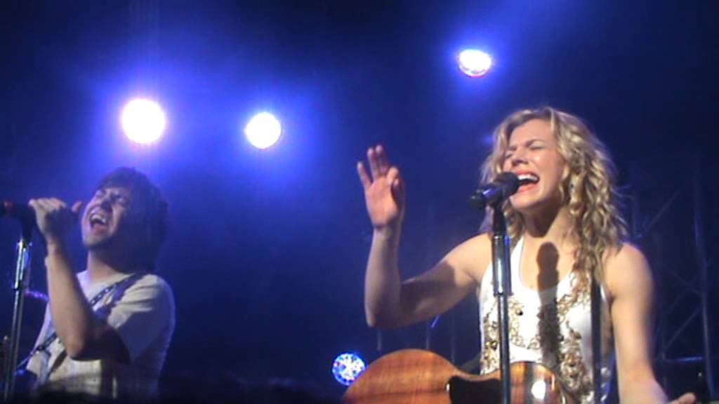 the band perry live in paris 4 - YouTube