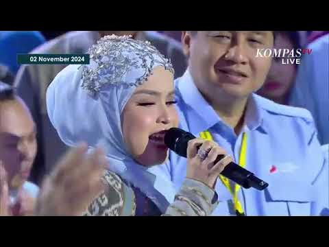 Momen Prabowo Joget saat Putri Ariani Nyanyi di Acara Gerakan Solidaritas Nasional - YouTube