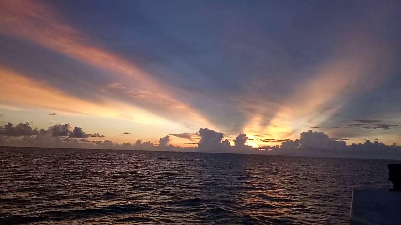 Indahnya sunset di Samudra Hindia. - YouTube