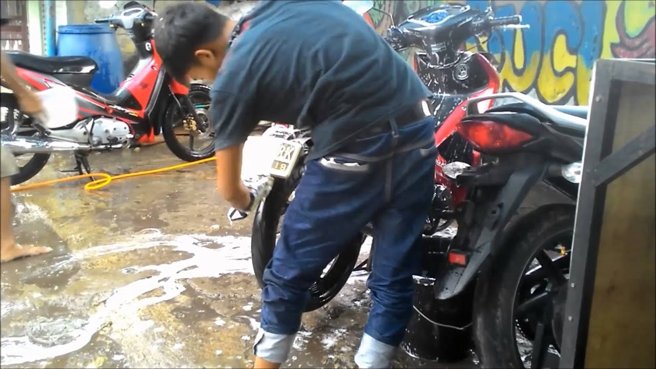 tutorial mencuci motor - YouTube