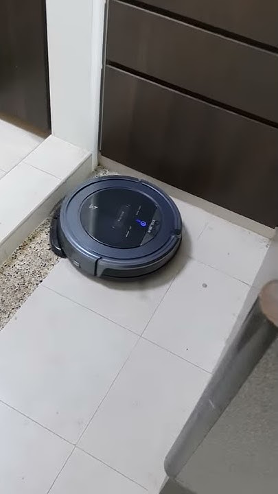 Suzuka Robot Vacuum bought from Qoo10. - YouTube