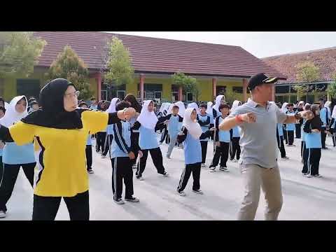 SENAM BERSAMA GURU DAN MURID 