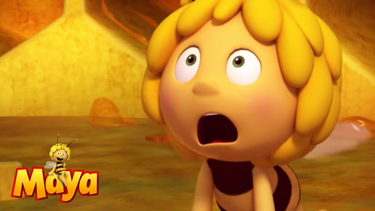 Maya Is Horrified By The Moth's Size! - Maya the bee🍯🐝🍯 - YouTube