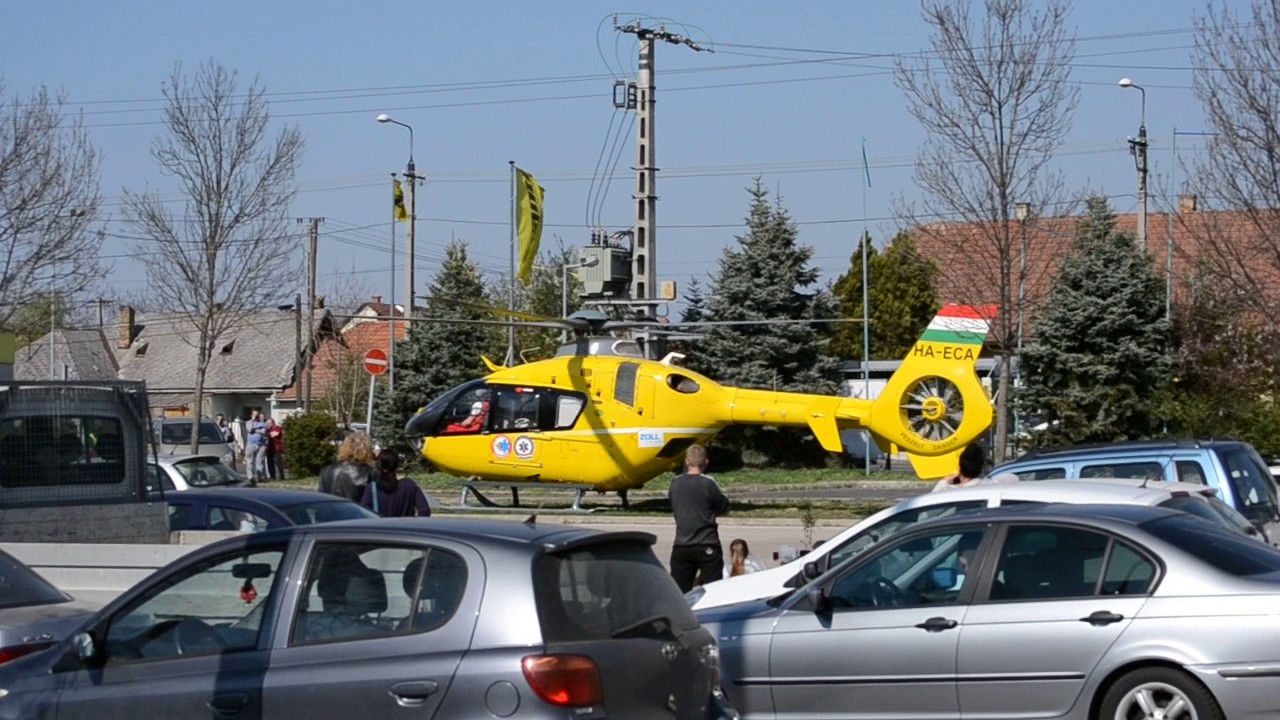 HA-ECA Eurocopter EC135 Startup and takeoff - Üllő - YouTube