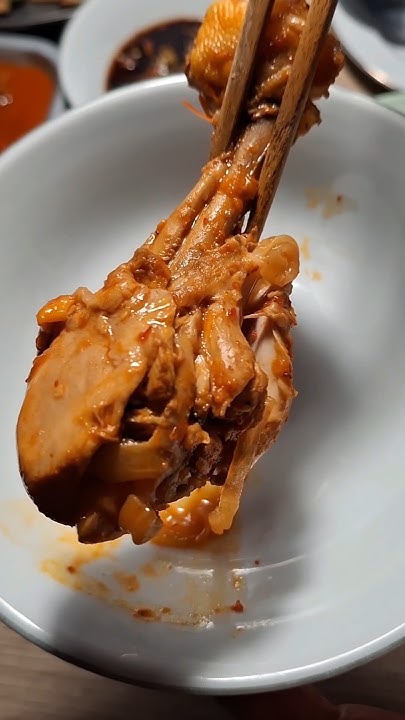 [집밥] #찜닭김치찜 #신김치닭볶음탕 #쉬운요리 #brausedchicken #braisedkimchi #kfood - YouTube