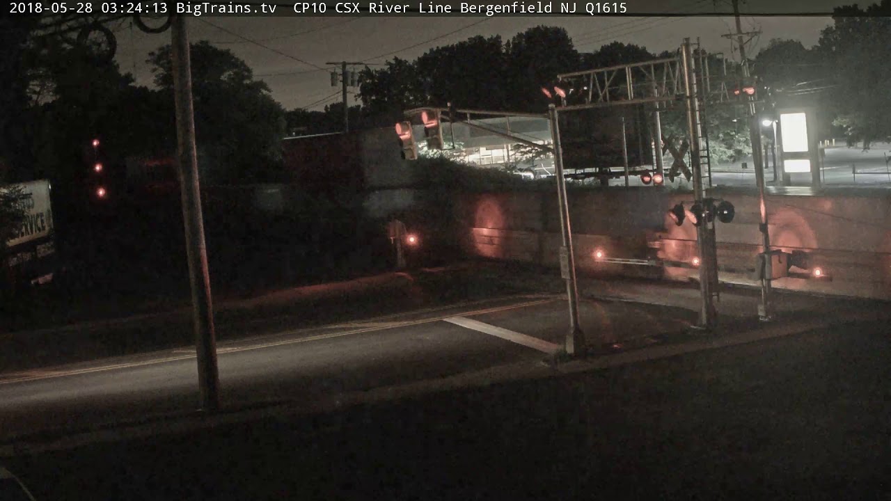 May 28 2018 03:22 sb stack pair BNSF 6418 Q160 - YouTube