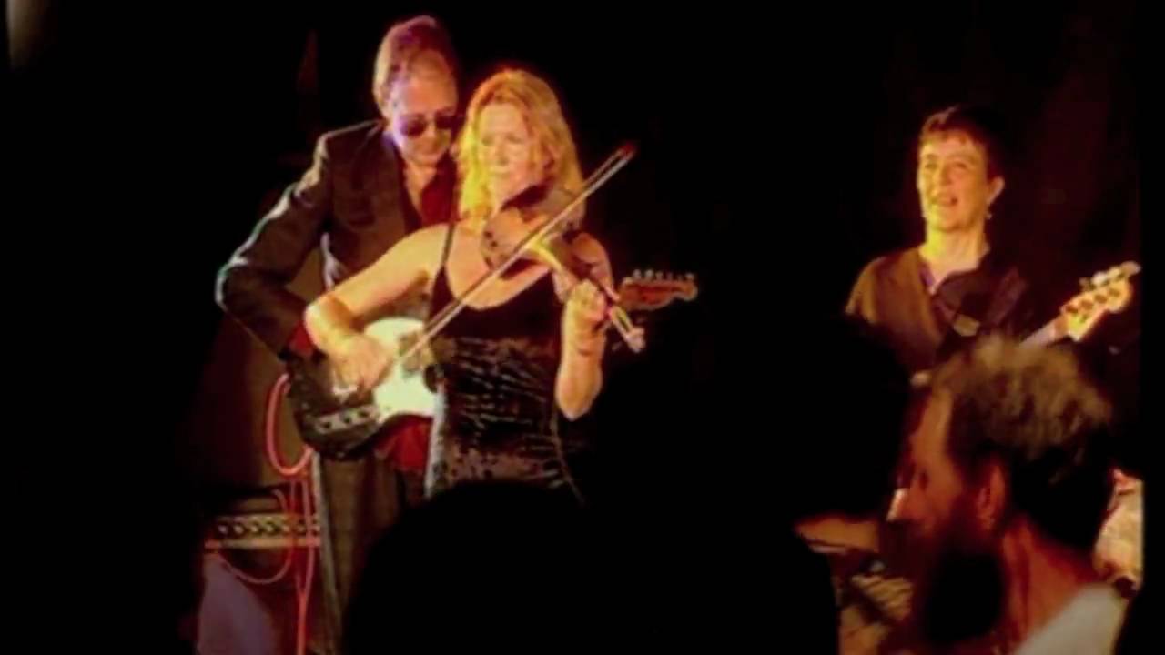 Tiger Moth : Sloe Benga, live at Sidmouth 2004 - YouTube