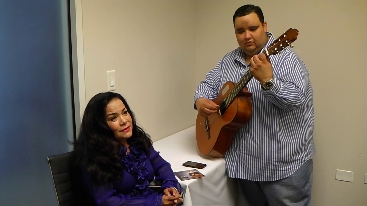 LUCY NEVAREZ Y GABY TORRES...Como es Posible...en "BOHEMIA" - YouTube