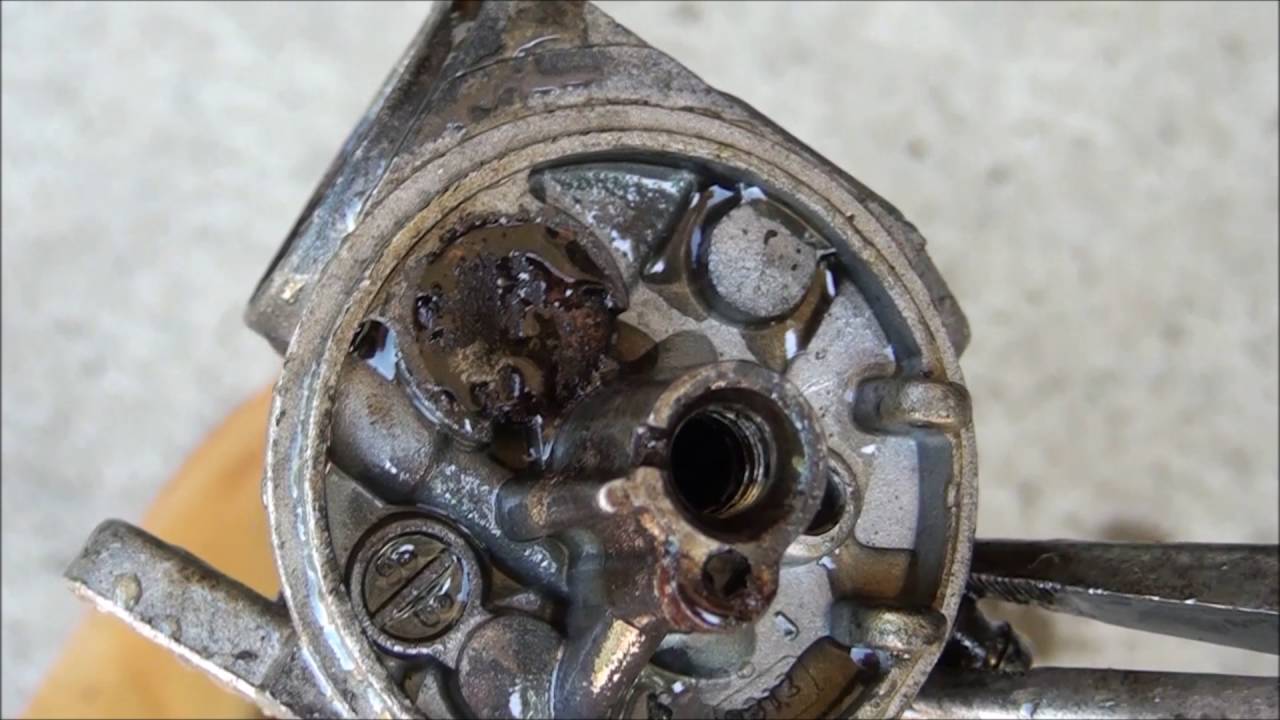 HOW TO USE COCA COLA as CARBURETOR CLEANER. WATCH what COKE can do to a ...