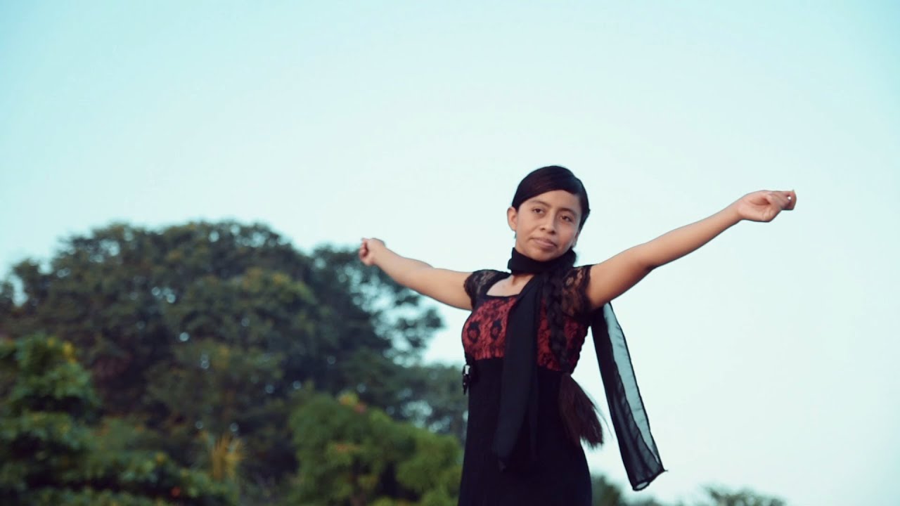 ME VOY A LEVANTAR VIDEO OFICIAL(HAYDEE CHACON) - YouTube