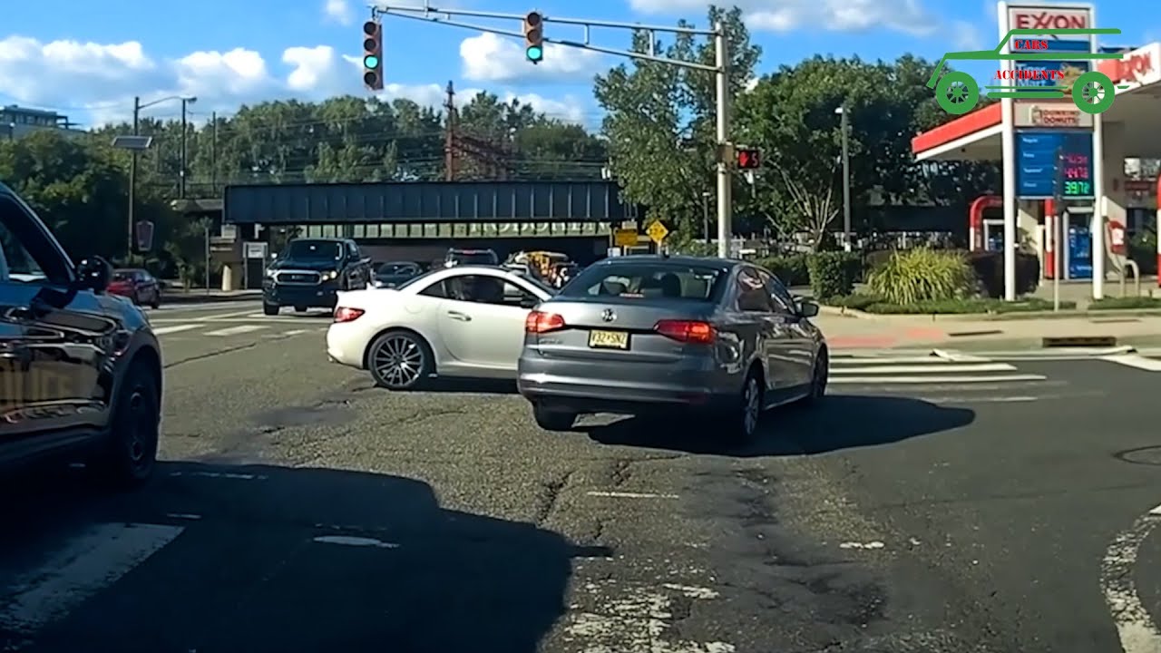 Traffic accidents at intersections #3 || Cars Accidents - YouTube