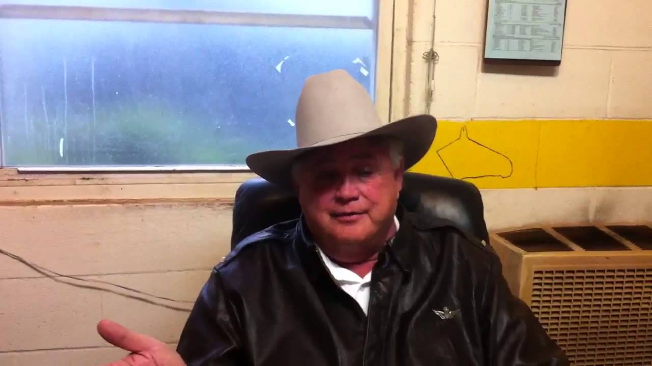Trainer Bernie Flint discusses Kentucky Oaks entrant Seaneen Girl - YouTube