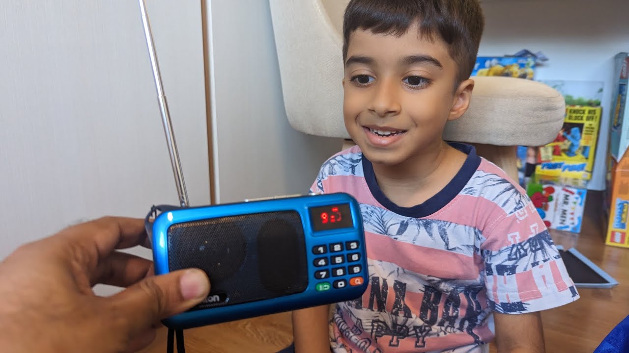 We unbox the new rolton w405 radio! Hamza's first radio! - YouTube