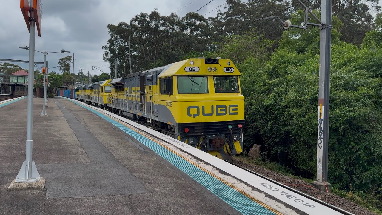 Qube QE003 QE012 QE011 5112 container train Denistone - YouTube