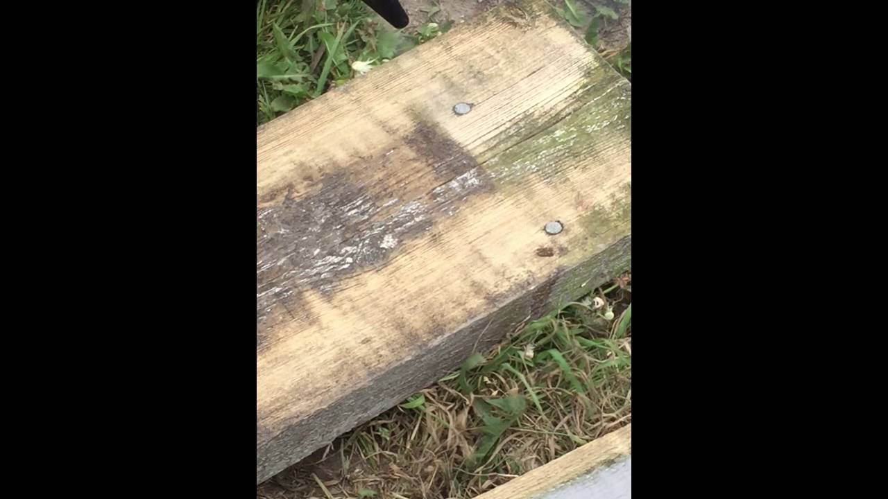 Dry ice blasting, cleaning wood. - YouTube