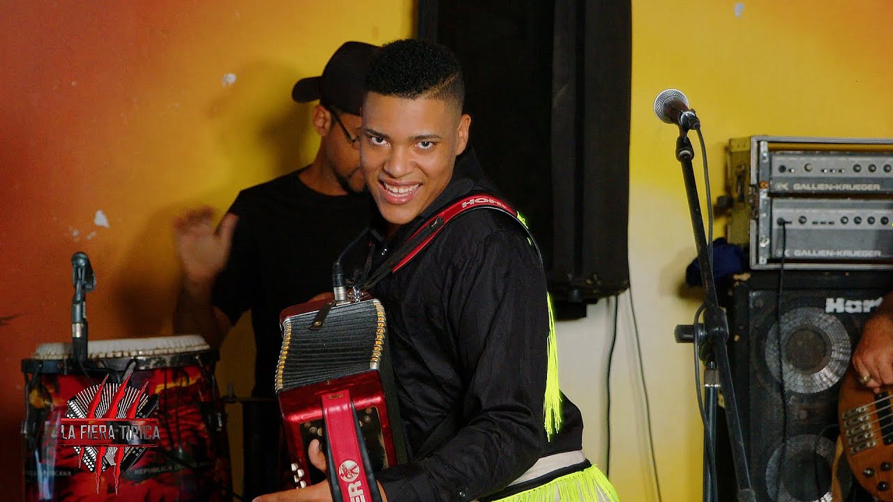 La Fiera Típica - La Fiera (En Vivo) - YouTube