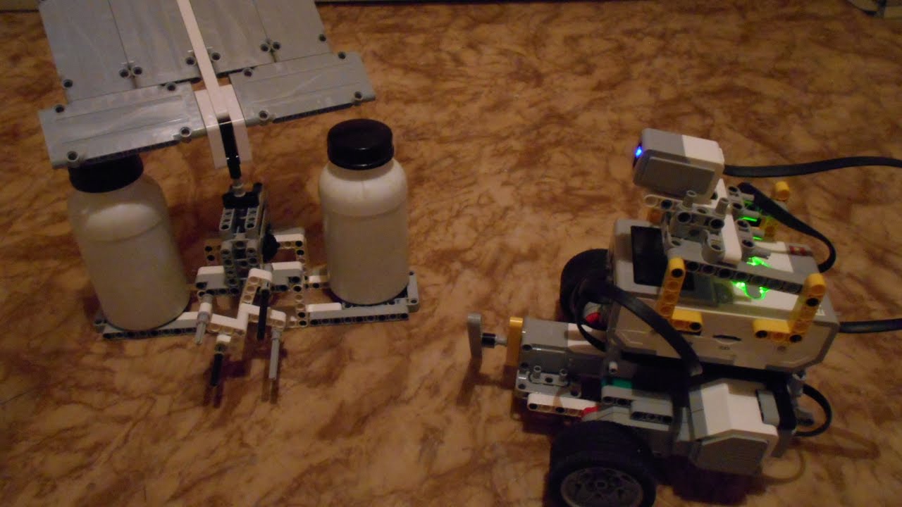 Lazy Robots - Robotická Liga 2017 - 5.-1. Úloha: Slnečná energia - YouTube