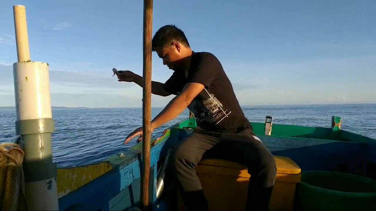 Mancing di laut natuna // HAND LINE - YouTube