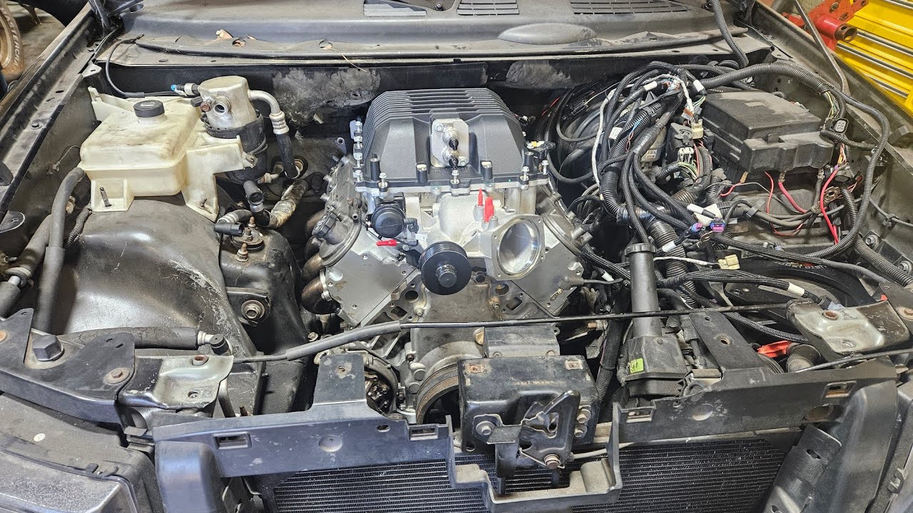 LSA Trailblazer SS engine in! - YouTube