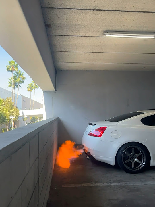 Tuned G37 shoots flames #370z #q50 #g37 #q60 #vq - YouTube