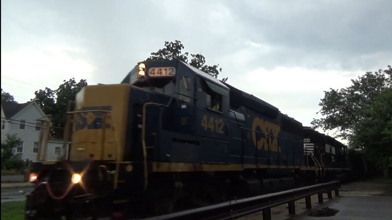 CSX 4412 and NS 3044 Lead CSAO WPMI-61 After a Rainstorm 7/12/22 - YouTube
